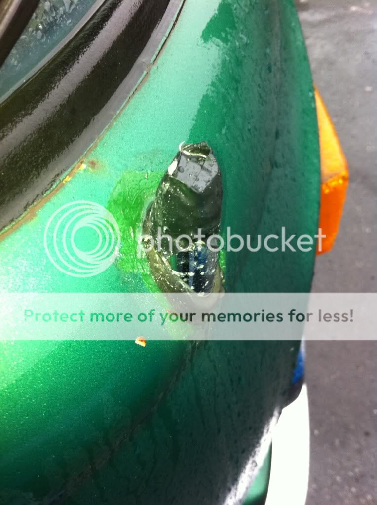 TheSamba.com :: Bay Window Bus - View topic - Bus leaking massive ...